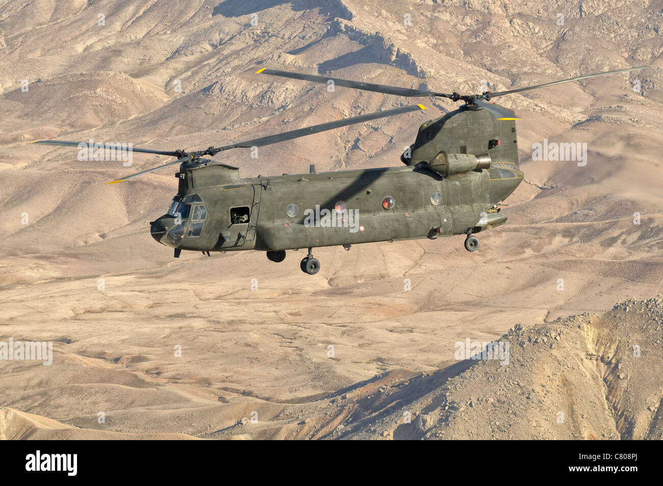 Chinook helicopter afghanistan hi-res stock photography and images - Alamy