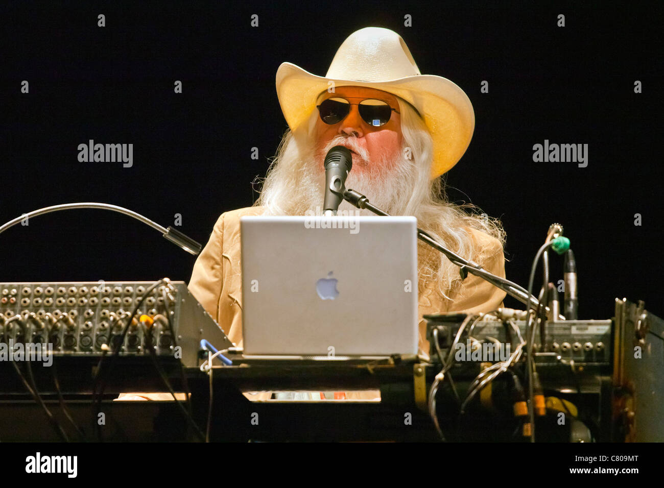 Leon russell hi-res stock photography and images - Alamy