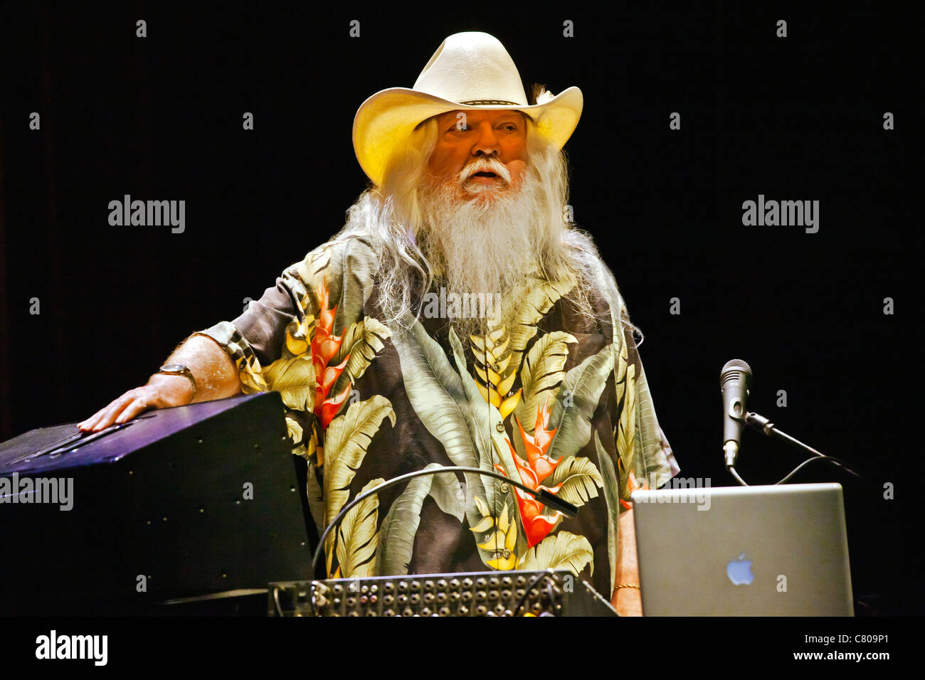 Leon russell hi-res stock photography and images - Alamy