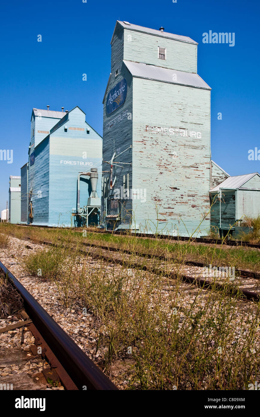 Grain elevator alberta canada hi-res stock photography and images - Alamy