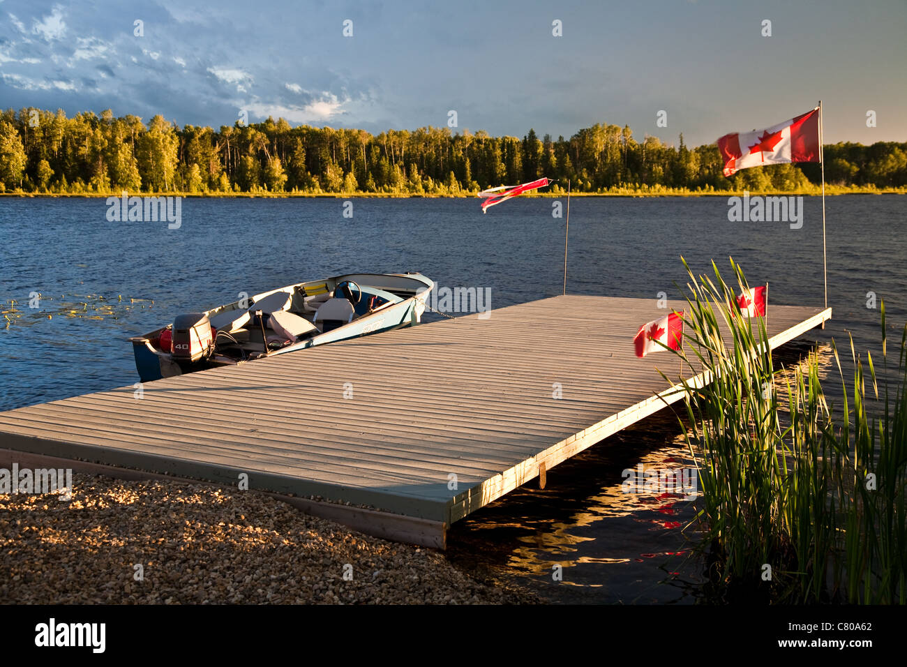 Lakeside dock hi-res stock photography and images - Alamy