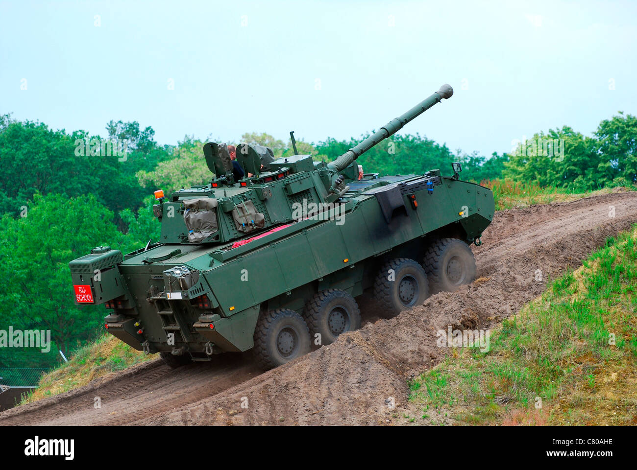 A Belgian Army Piranha IIIC with the LCTS-90 Cockerill Mk8 gun Stock ...