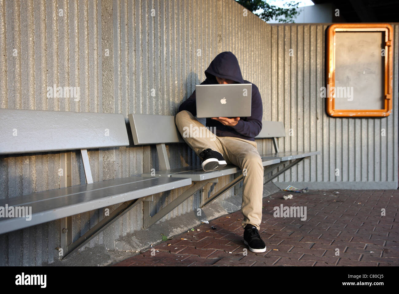 Confidentiality shelter hi-res stock photography and images - Alamy