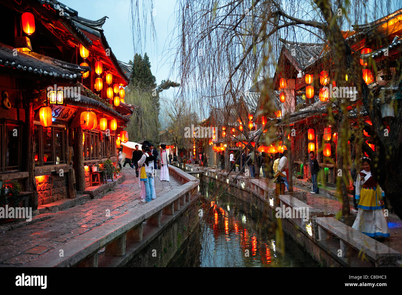 China, Yunnan, Lijiang, the old town at dusk Stock Photo - Alamy