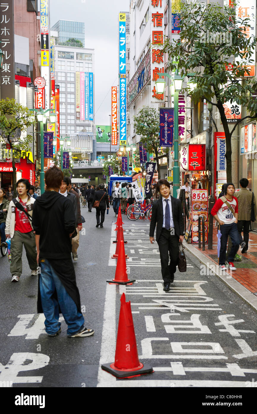 Asian street view hi-res stock photography and images - Alamy