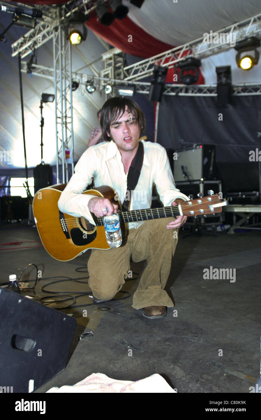 The Basement performing at the Glastonbury Festival 2003 Stock Photo ...