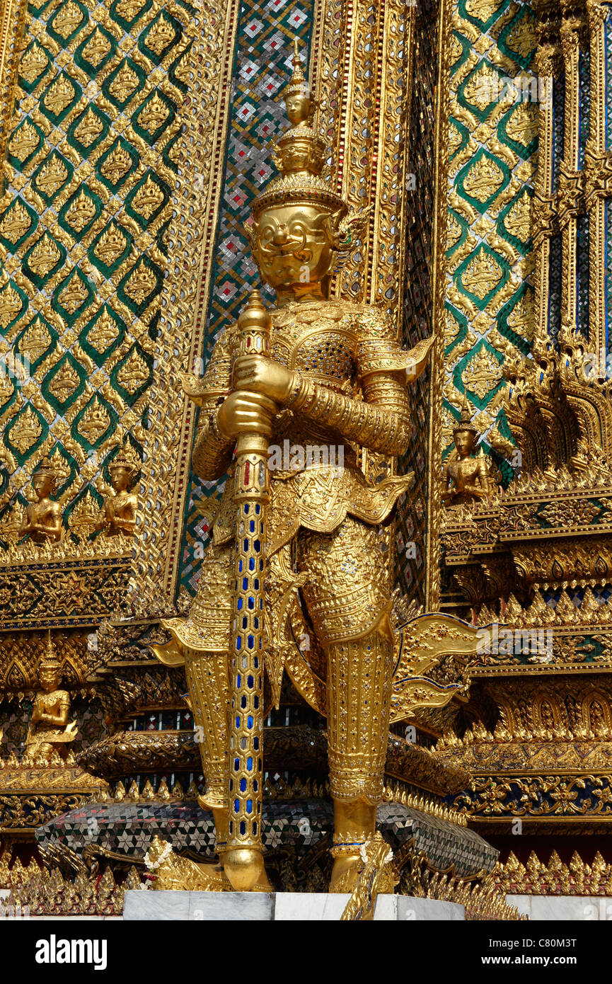 Bangkok thailand royal palace temple hi-res stock photography and ...