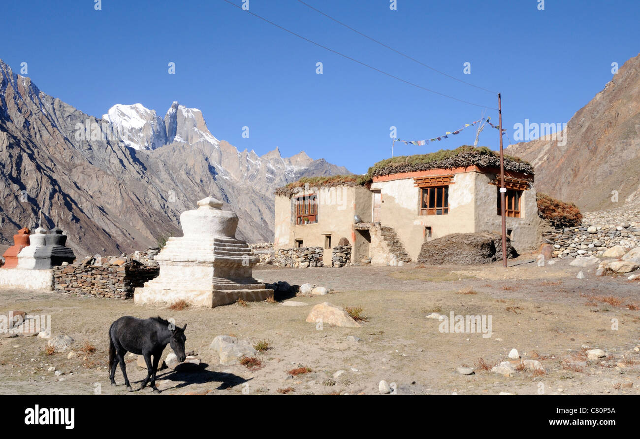 Zanskar valley hi-res stock photography and images - Alamy