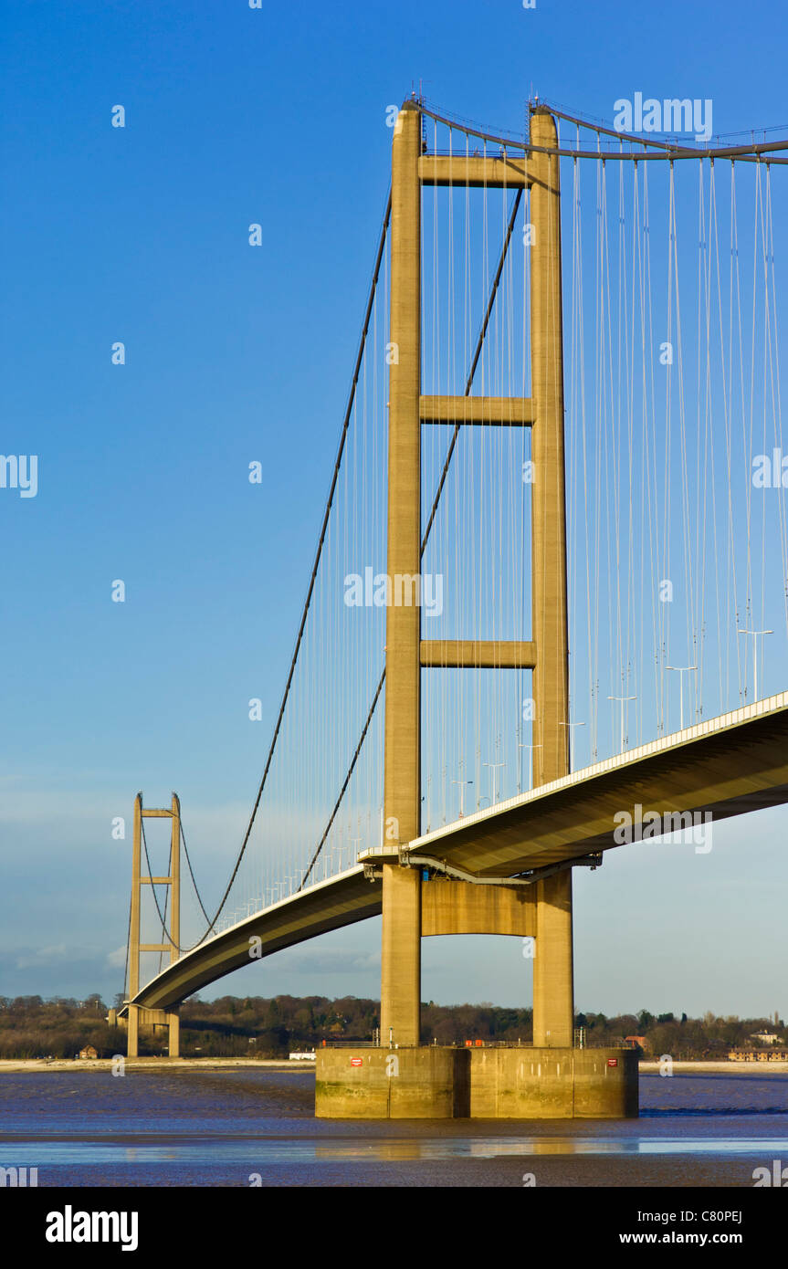 Humber bridge at dusk hi-res stock photography and images - Alamy