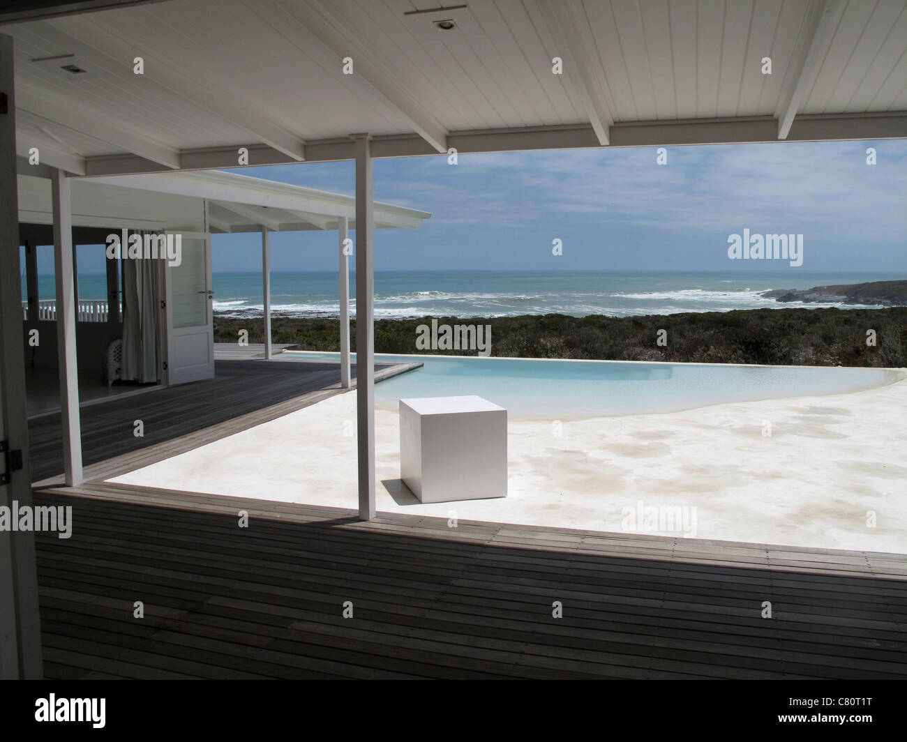 House and sea view hi-res stock photography and images - Alamy