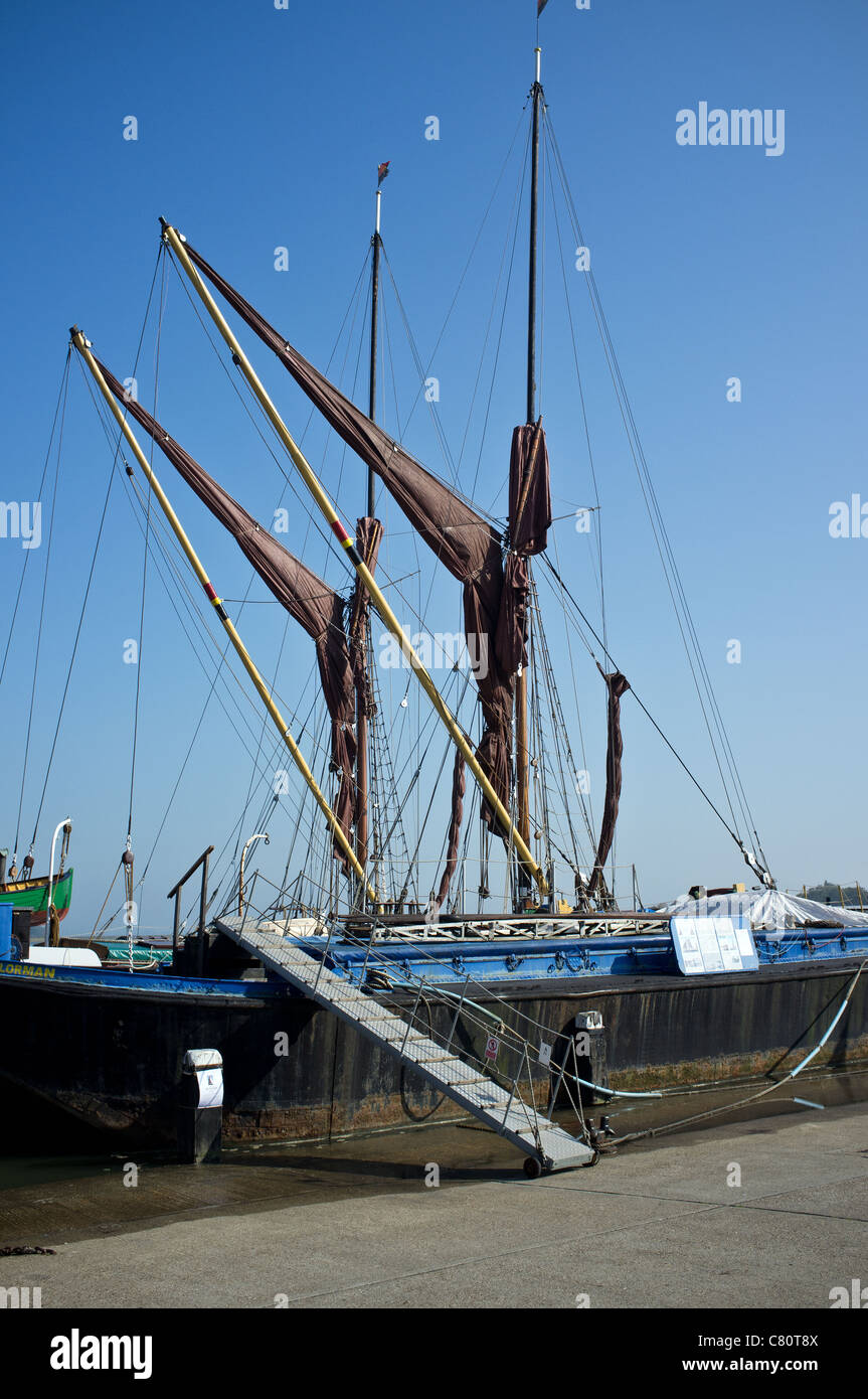 Historic thames barges hi-res stock photography and images - Alamy