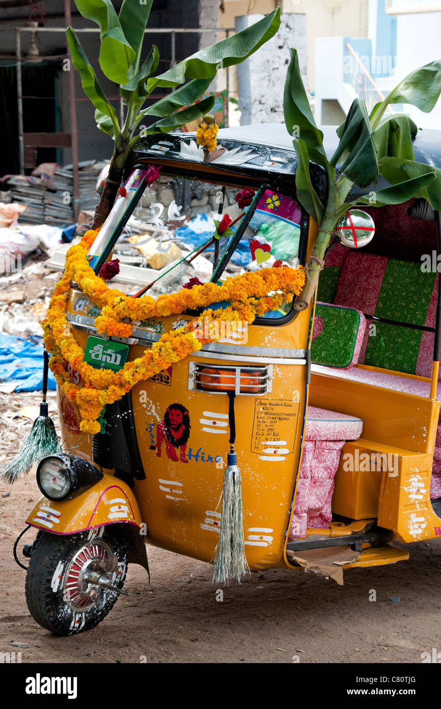 Decorated auto rickshaw tuk tuk hi res stock photography and images Alamy