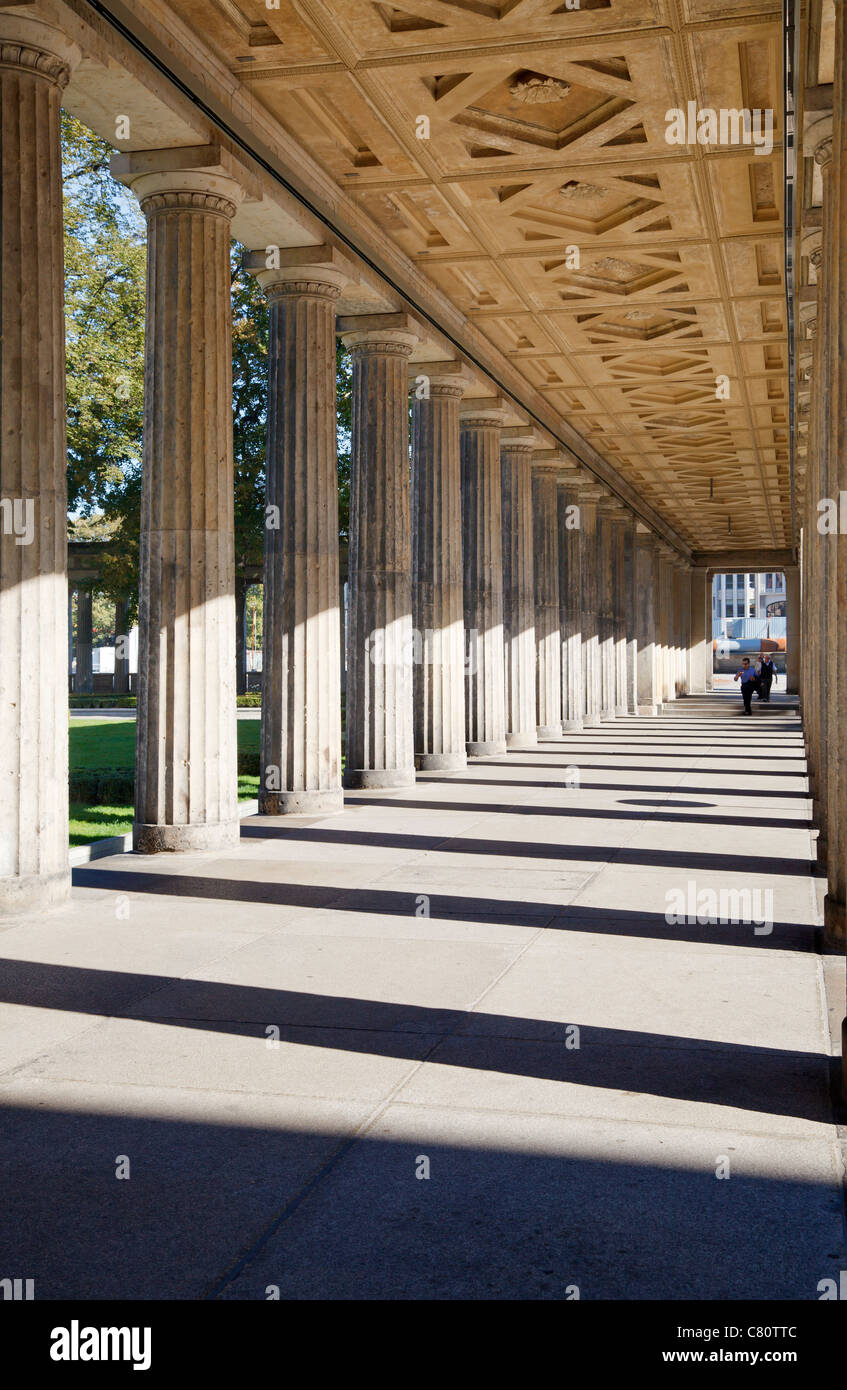 Colonnade colonnades column columns hi-res stock photography and images ...