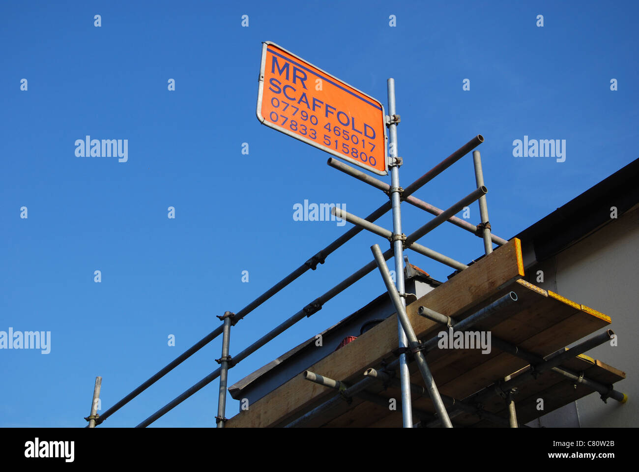 Metal beams wooden boards hi-res stock photography and images - Alamy