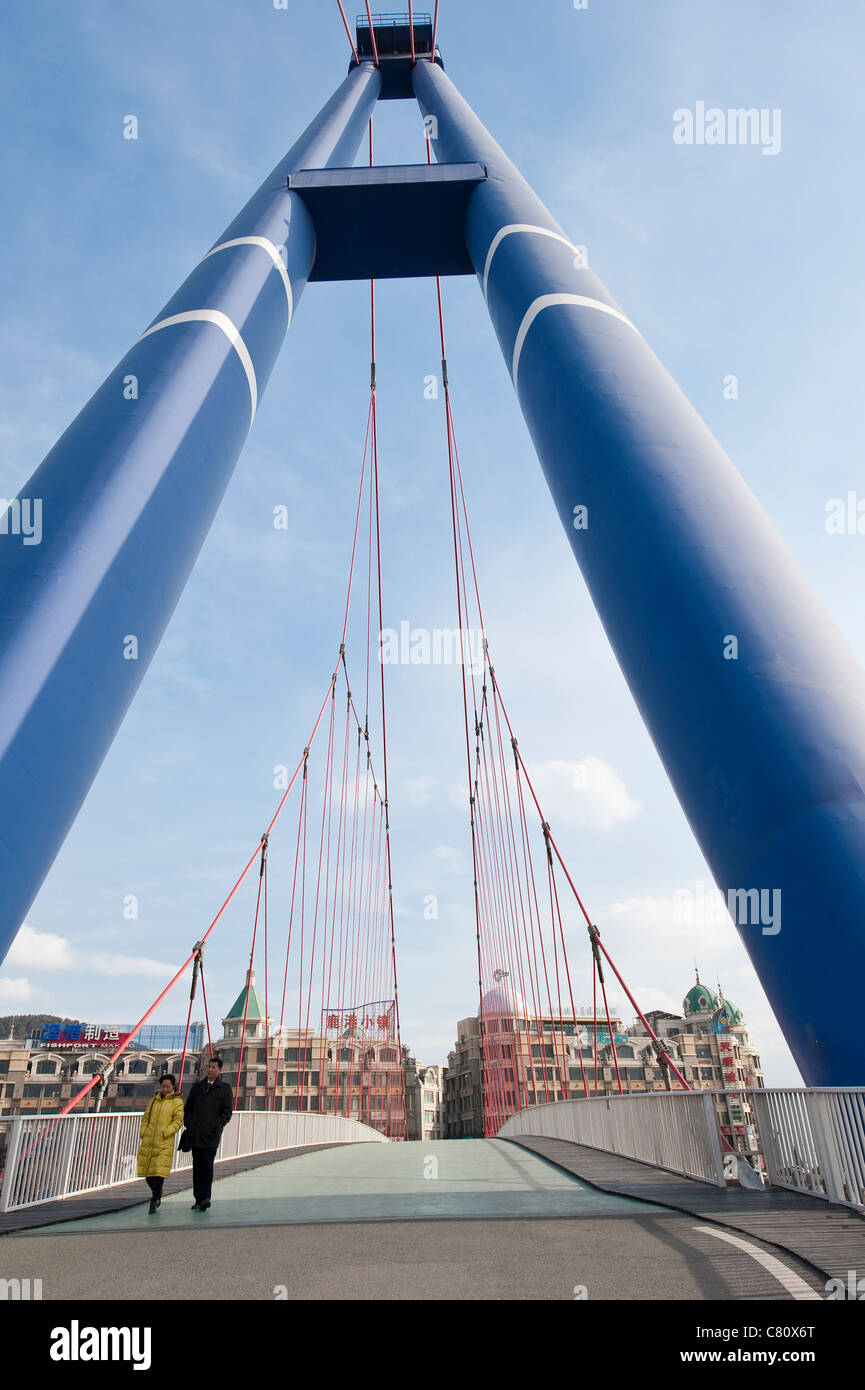 Bridge people east asia hi-res stock photography and images - Alamy