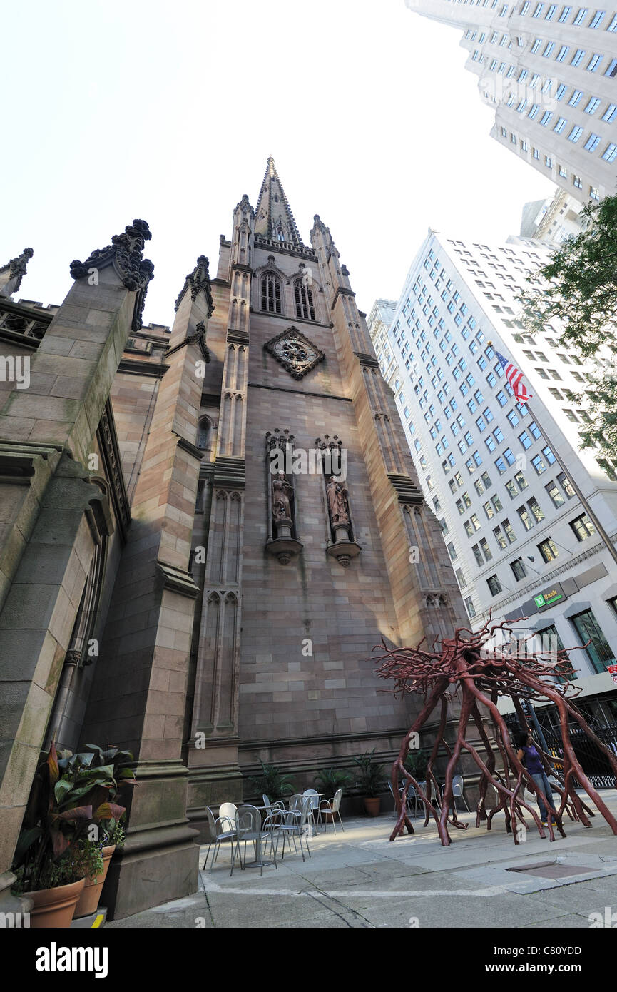Trinity Church at Broadway and Wall Street in Manhattan's Financial ...