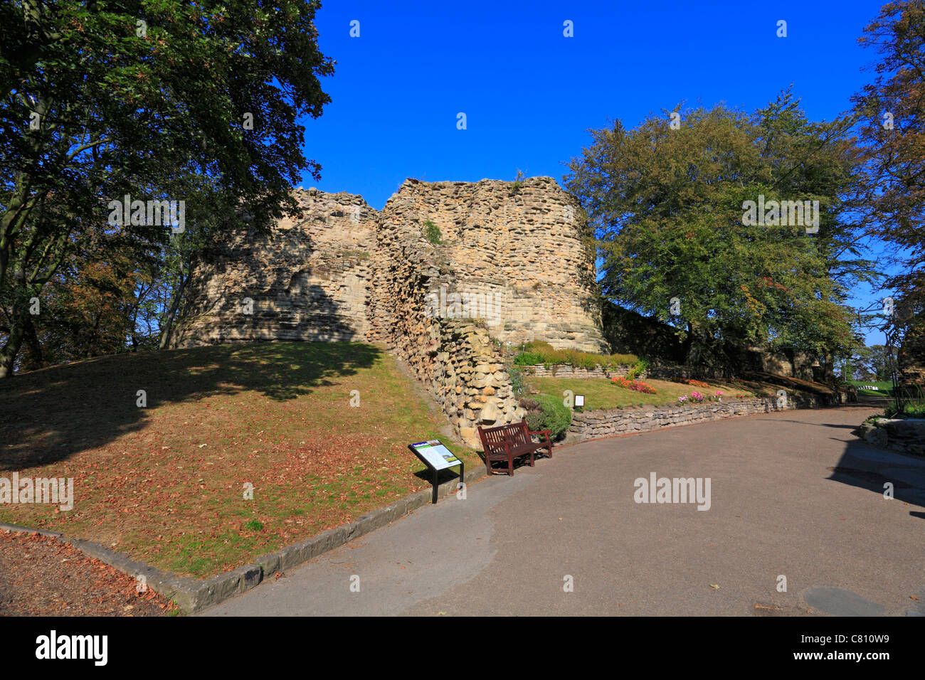 Pontefract castle hi-res stock photography and images - Alamy