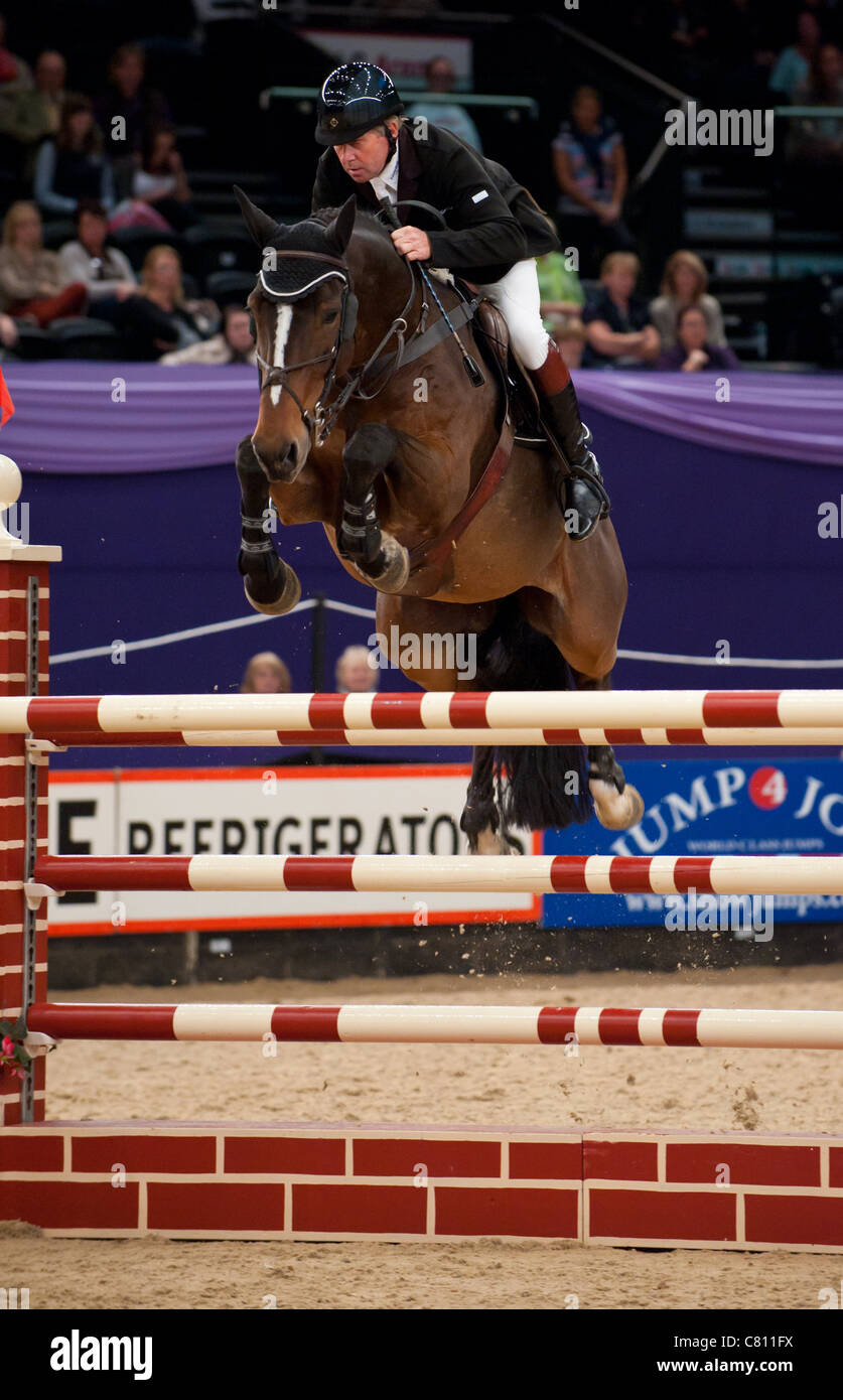 Horse jumping competition crowd hi-res stock photography and images - Alamy