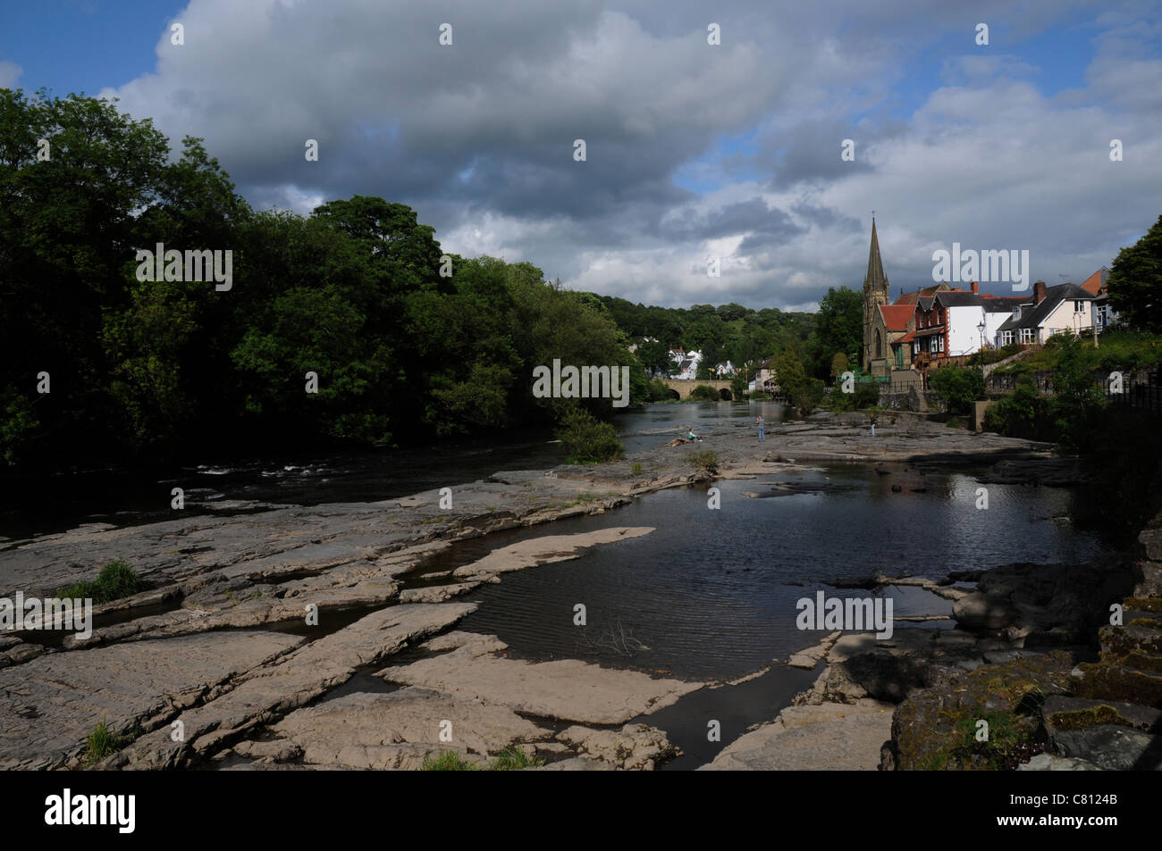 THE RIVER DEE AT LLANGOLLEN, WALES Stock Photo - Alamy