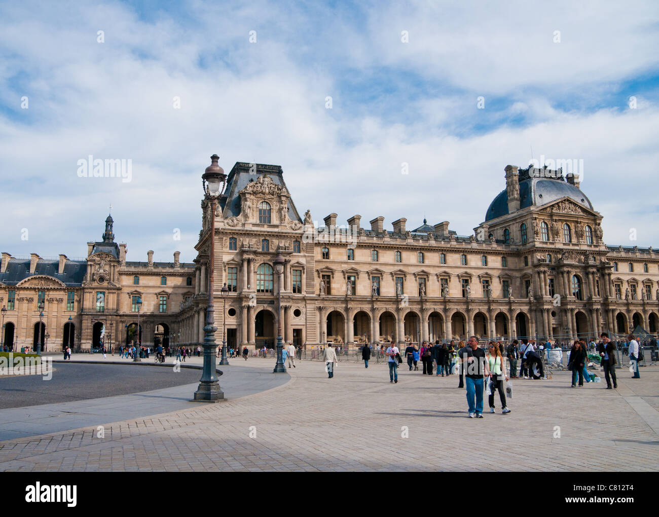Louvre museum architecture palace hi-res stock photography and images ...