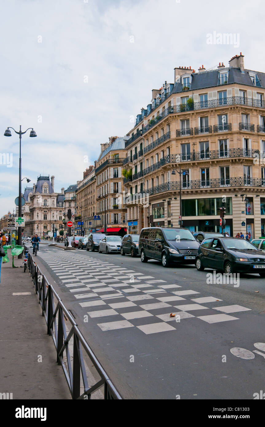 Paris scenic street hi-res stock photography and images - Alamy