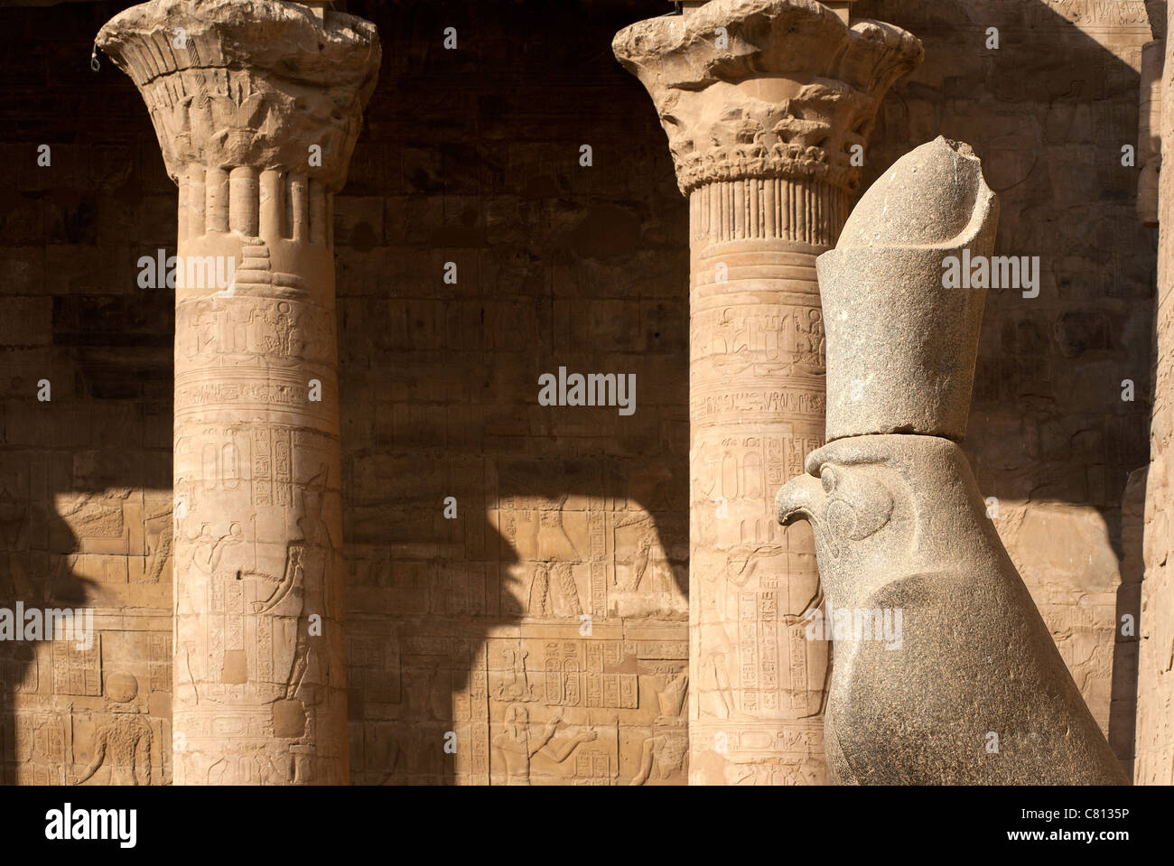 Horus statue, Temple of Horus, Edfu, Egypt Stock Photo - Alamy