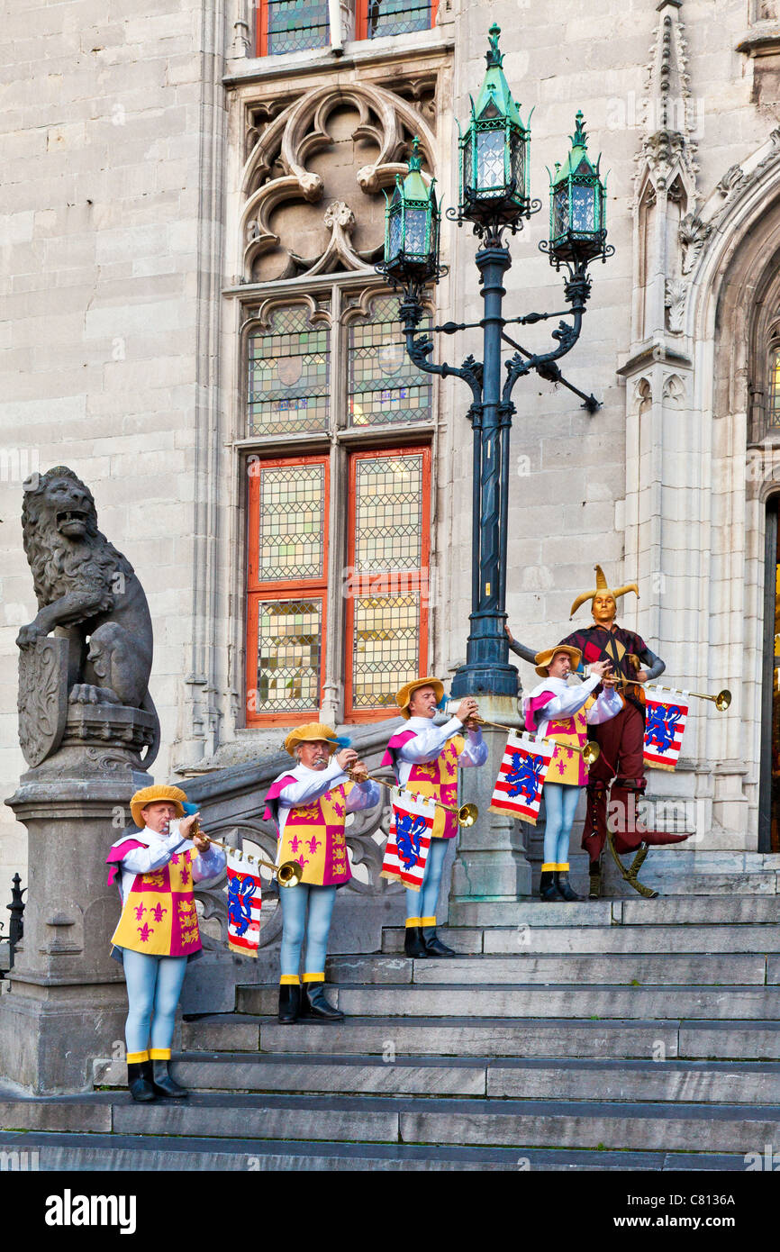 Jester &Trumpeters in ceremonial dress playing brass Aida fanfare ...