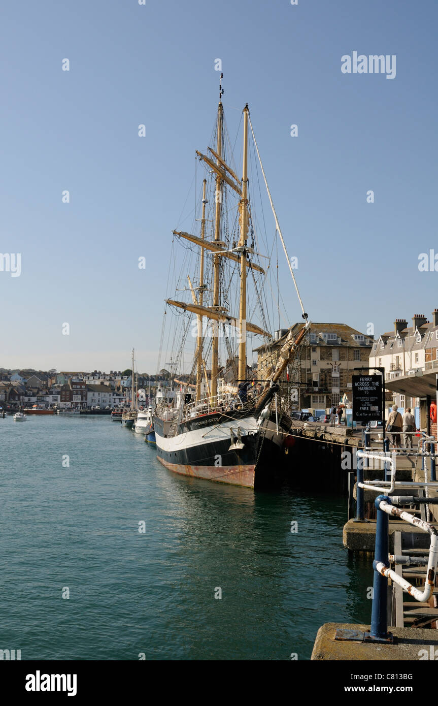 Tall ship dorset hi-res stock photography and images - Alamy