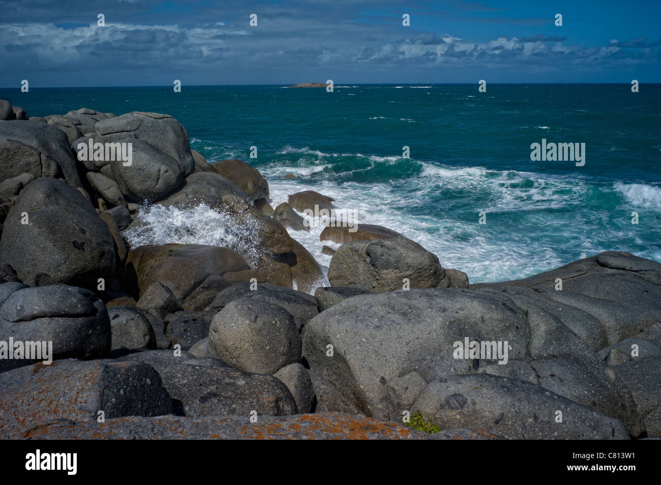 Waves crashing on granite hi-res stock photography and images - Alamy
