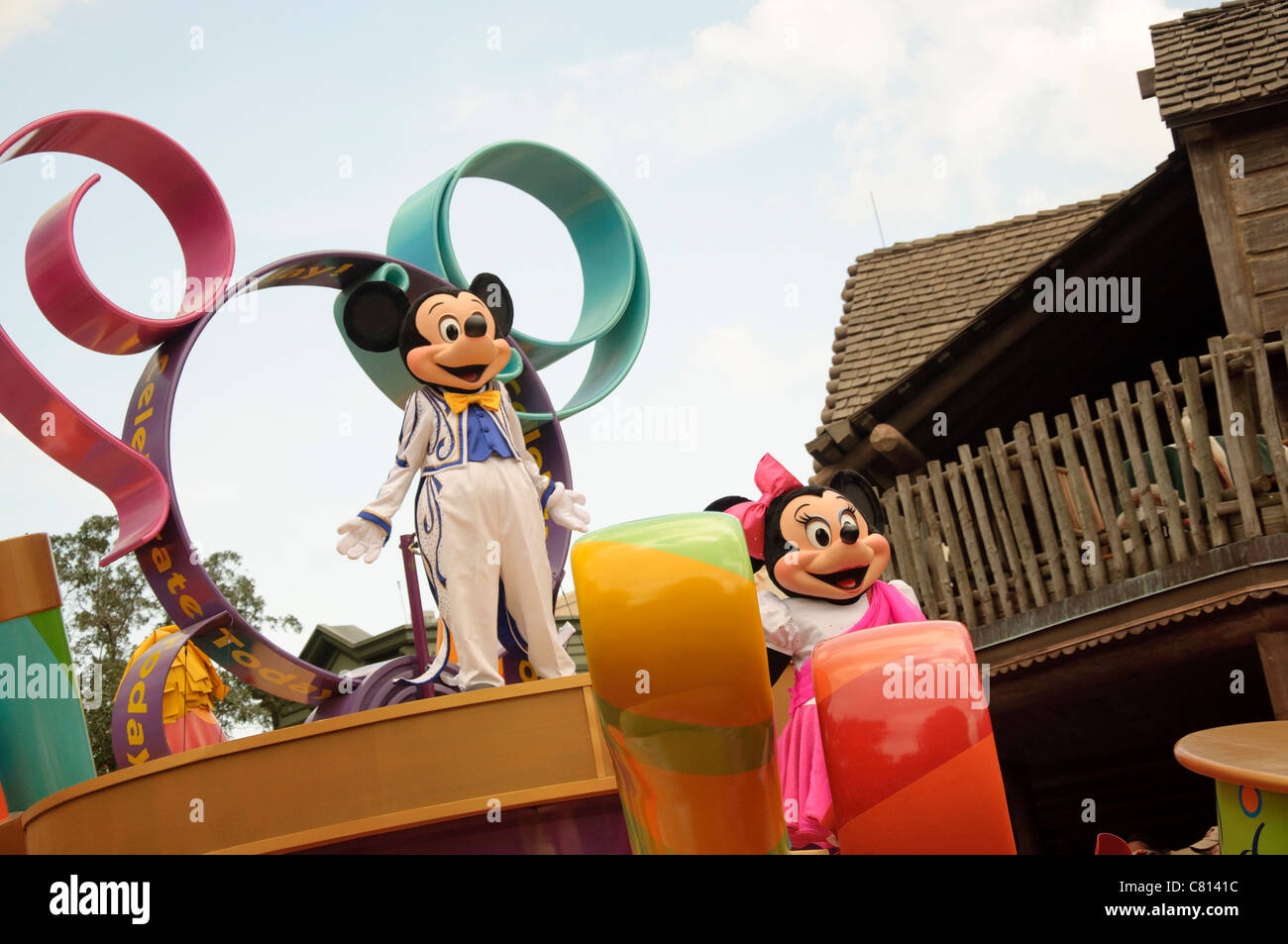 magic kingdom celebrate a dream come true parade minnie mouse mickey ...