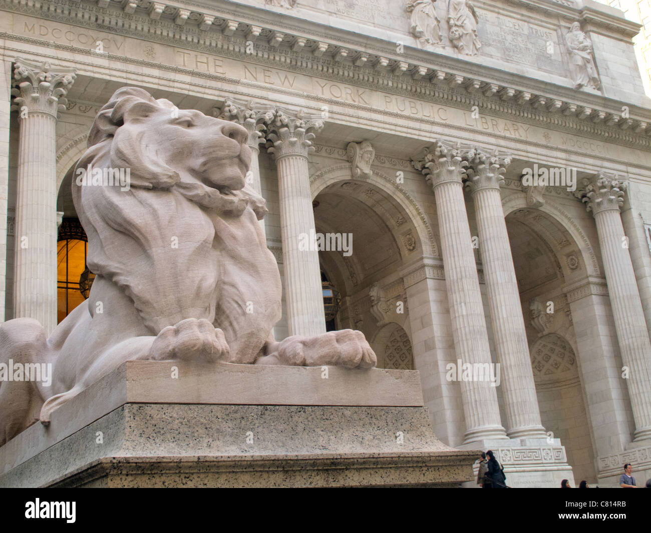 New york public library and lions hi-res stock photography and images ...