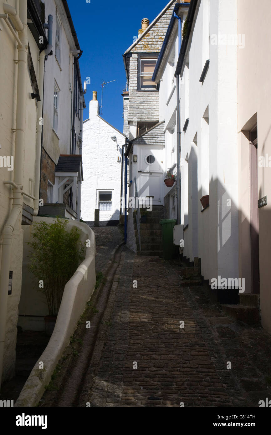 Typical street with houses in cornwall hi-res stock photography and ...