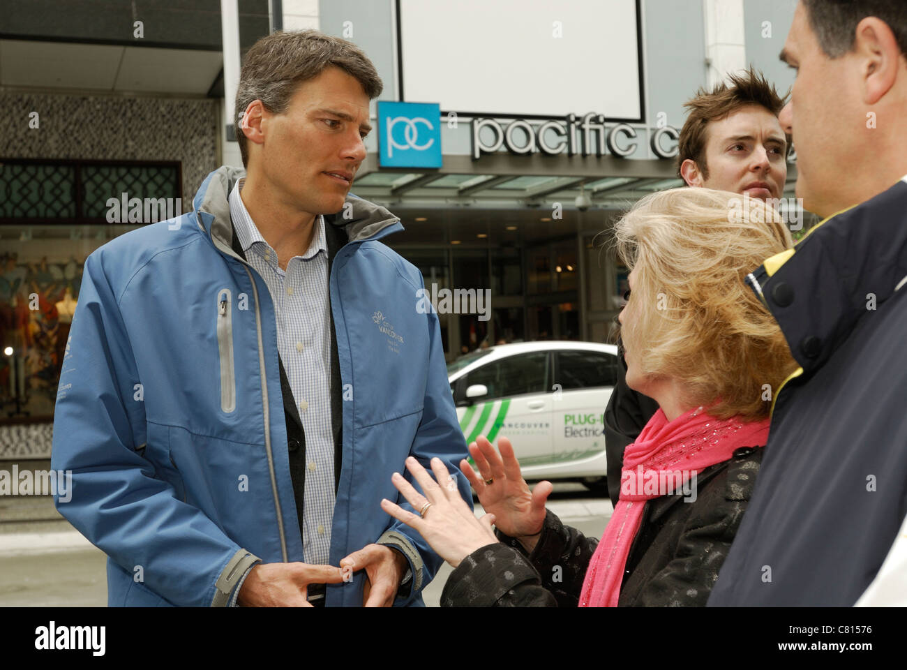 Vancouver Mayor Gregor Robertson discussing issues Stock Photo - Alamy