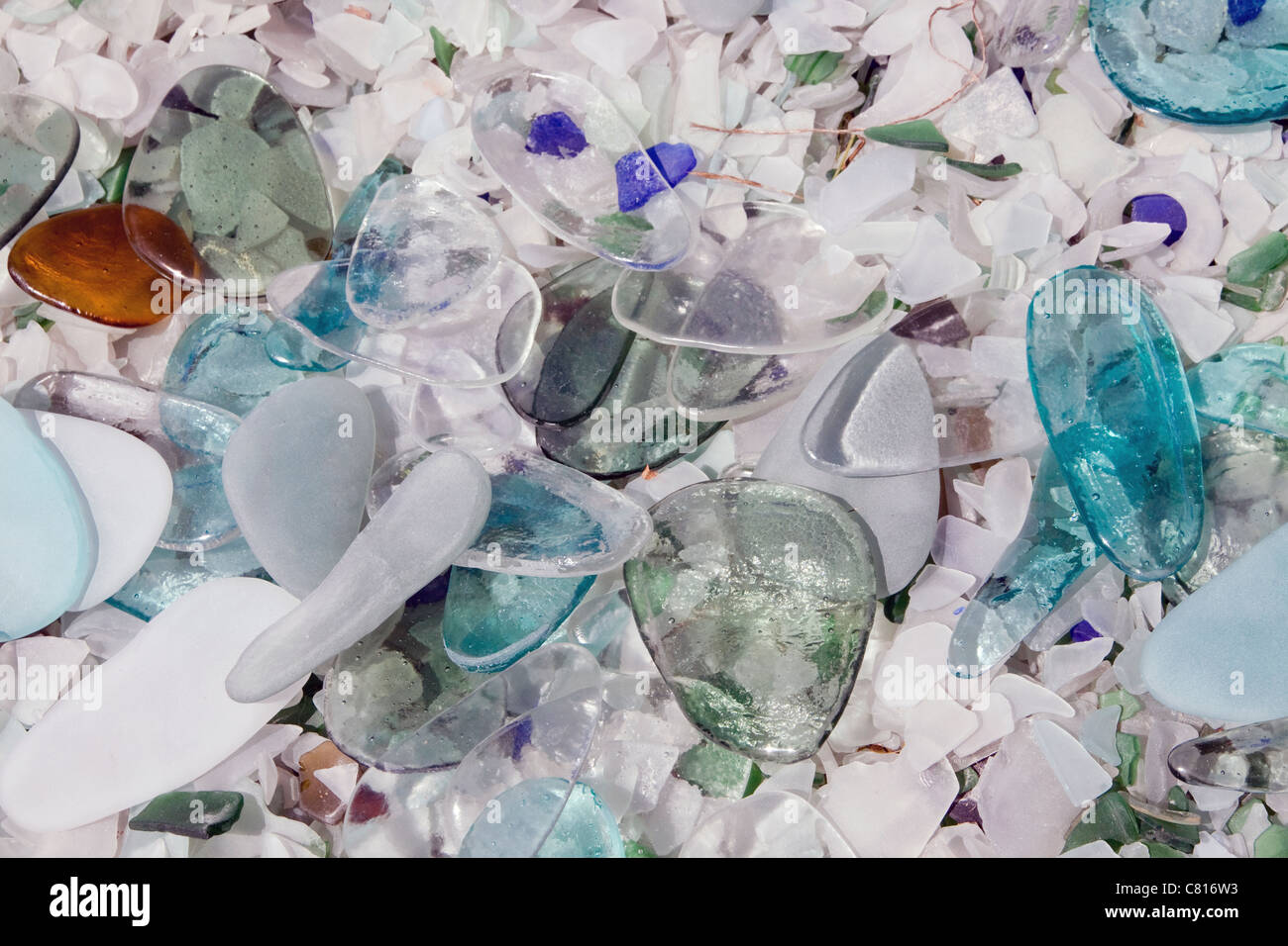 Different colored shapes hi-res stock photography and images - Alamy