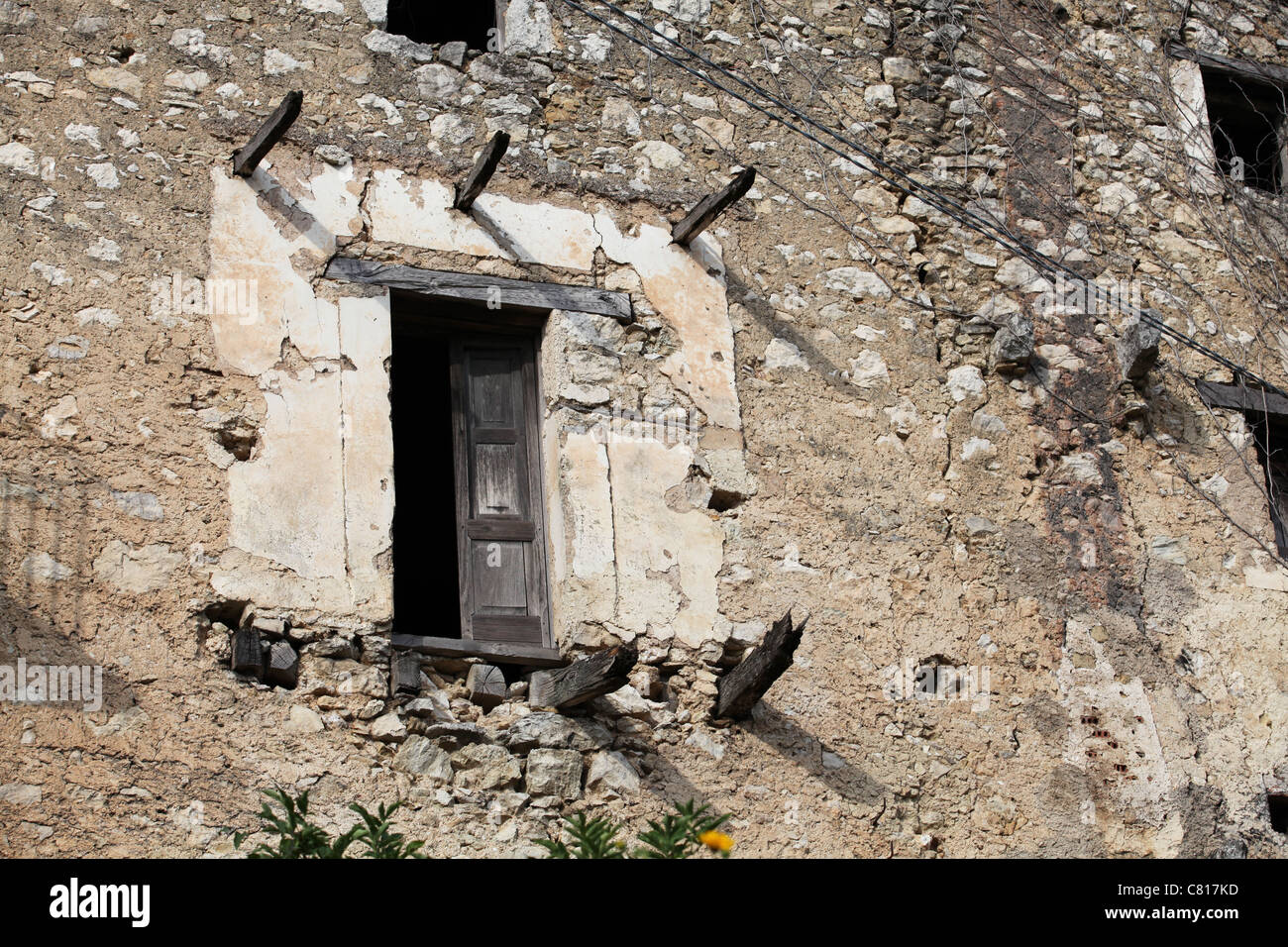 old Italian house balcony ruin Stock Photo - Alamy