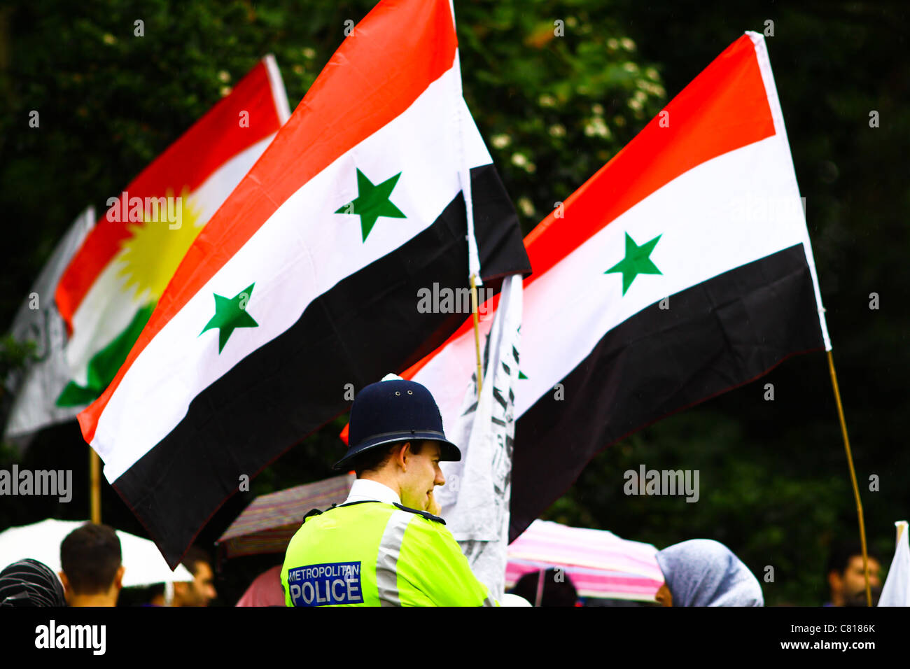 Syrian embassy london protest demonstration hi-res stock photography ...
