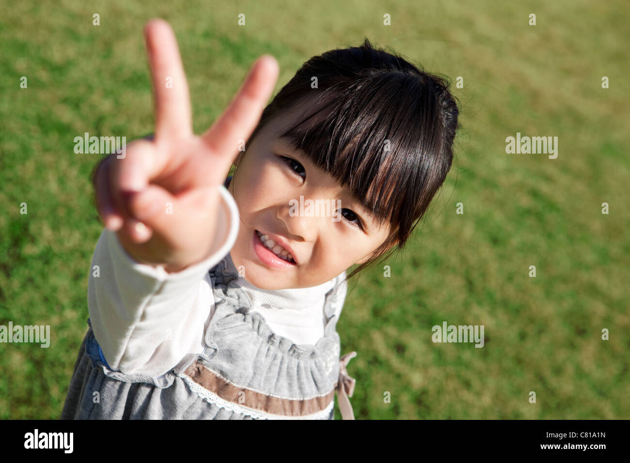 Victory v sign hi-res stock photography and images - Alamy