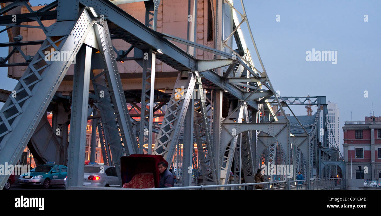 Middle east bridge construction hi-res stock photography and images - Alamy