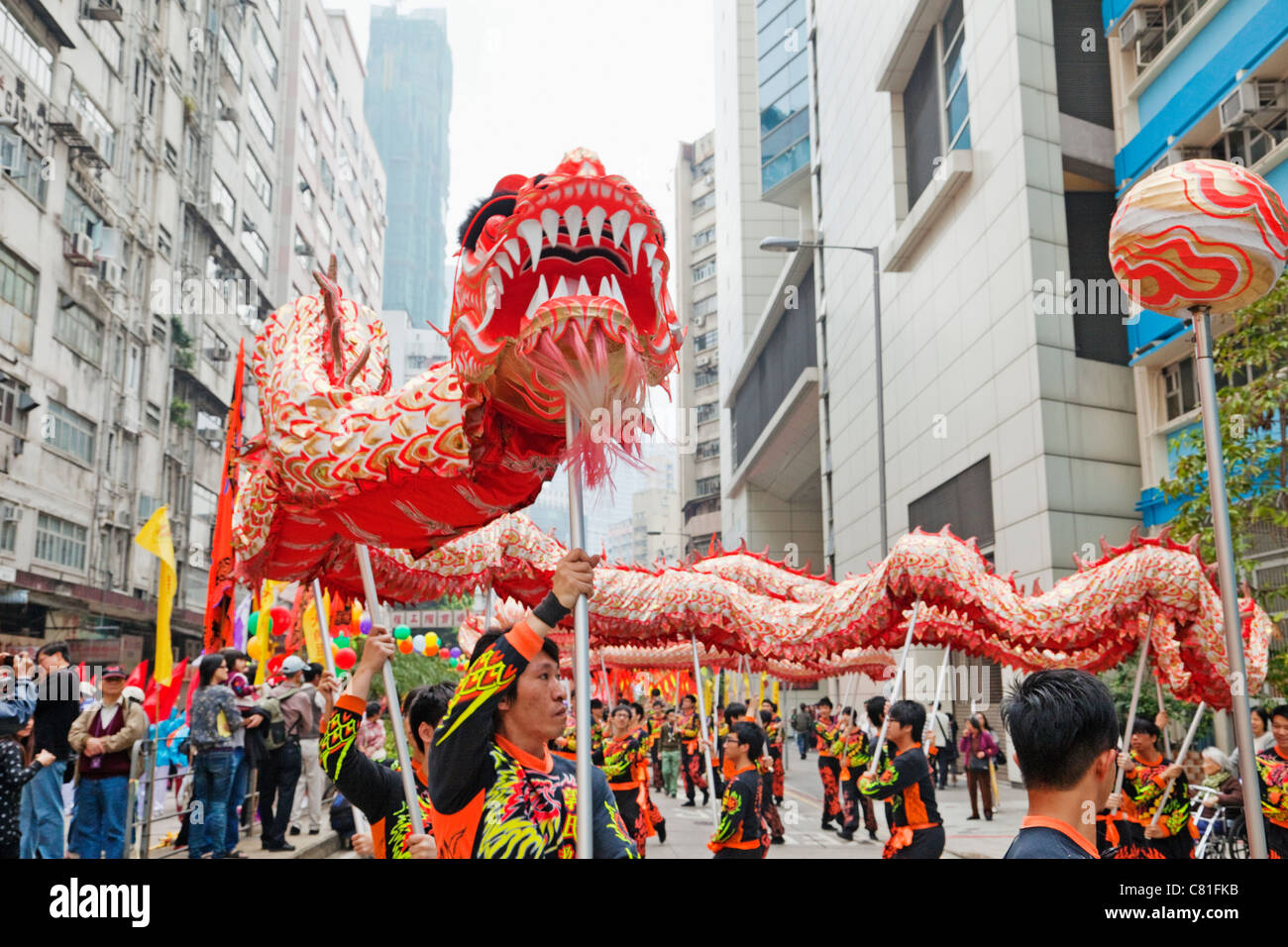 China, Hong Kong, Tai Kok Tsui Temple Fair, Dragon Dance Stock Photo ...