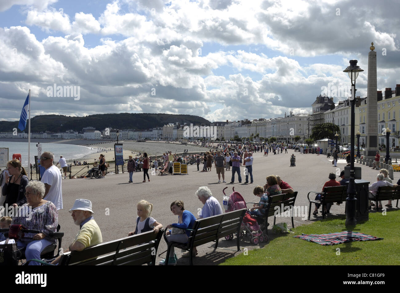 Llandudno seafront promenade Stock Photo - Alamy