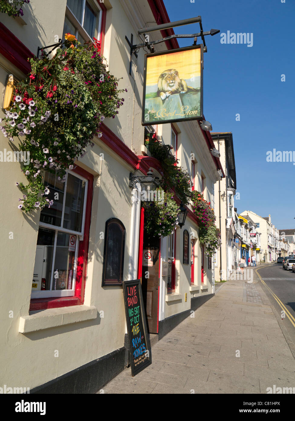 The Red Lion pub in Redruth, Cornwall UK Stock Photo - Alamy