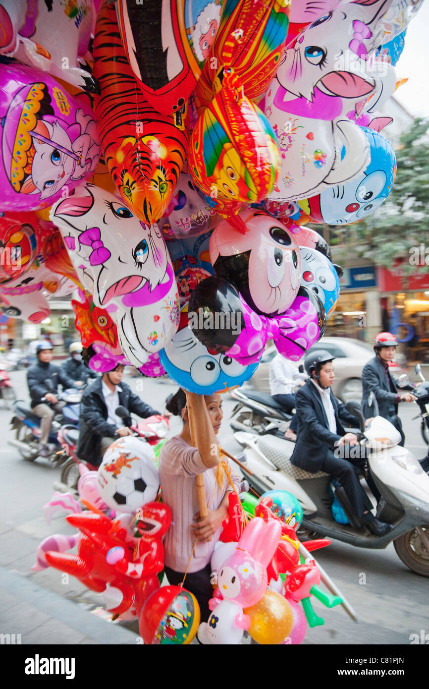 Vietnam, Hanoi, Balloon Vendor Stock Photo - Alamy