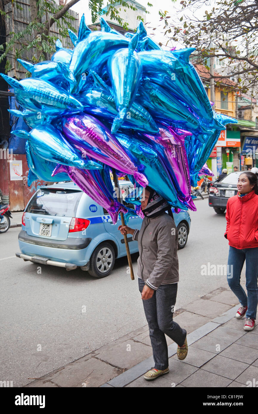 Vietnam, Hanoi, Balloon Vendor Stock Photo - Alamy