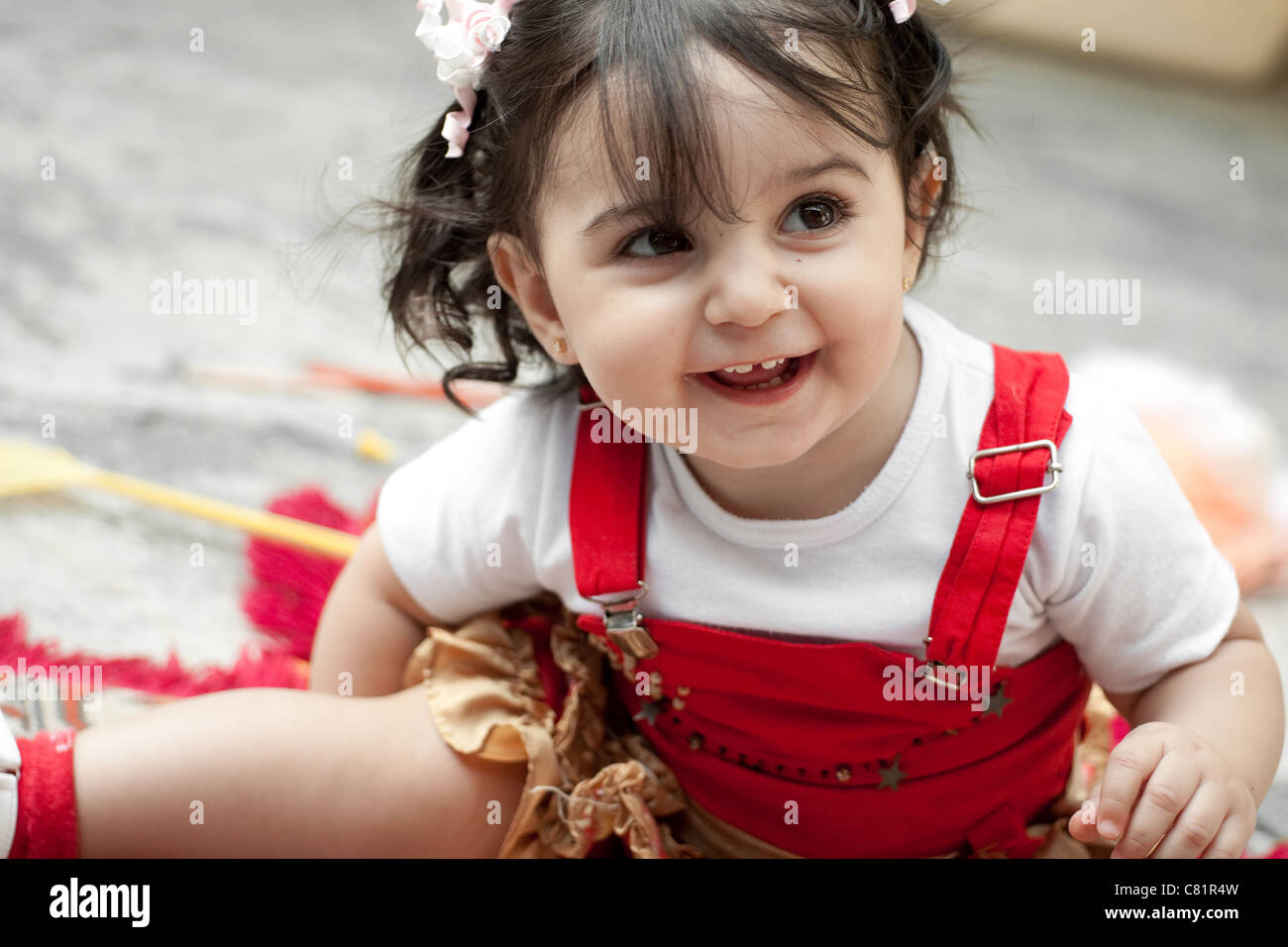 Smiling child wallpaper hi-res stock photography and images - Alamy