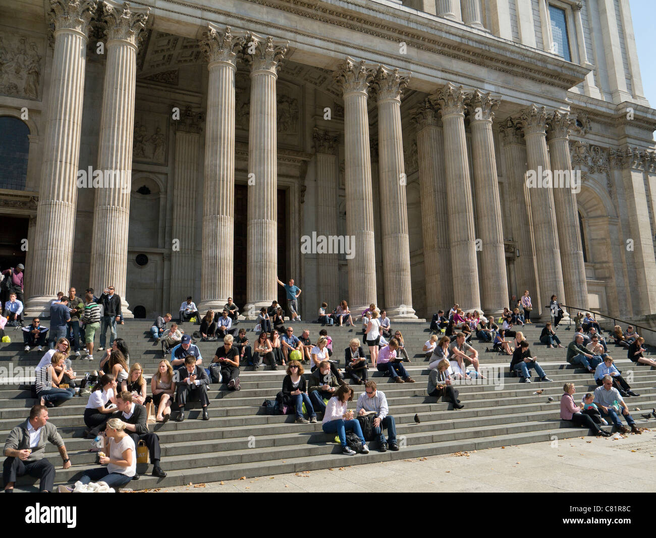 St pauls cathedral steps hi-res stock photography and images - Alamy