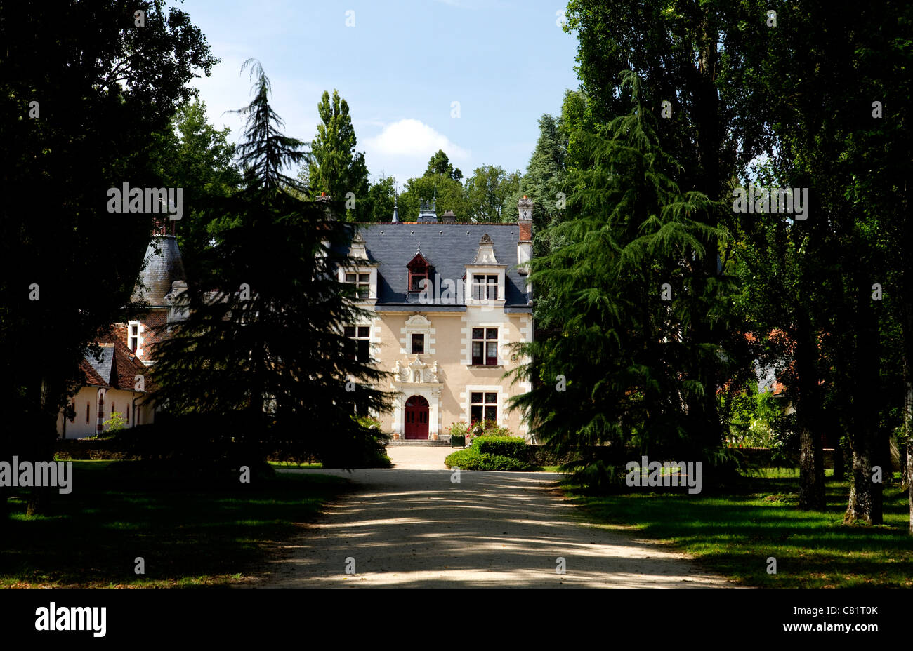 Cheverny village hi-res stock photography and images - Alamy