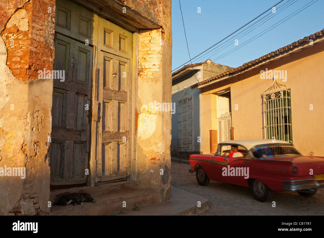 Atmospheric street scene trinidad cuba hi-res stock photography and ...