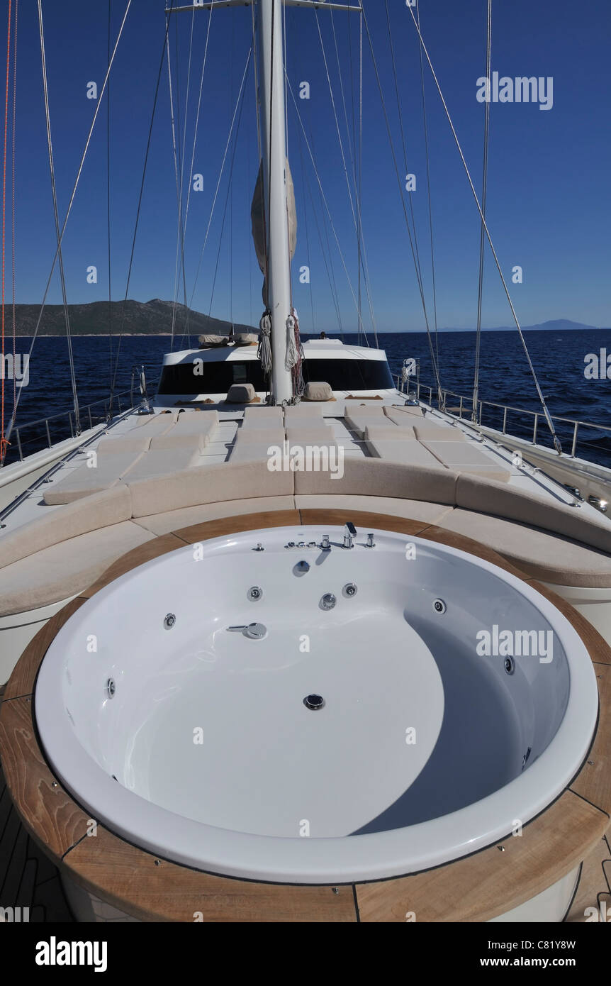 Jacuzzi on boat hi-res stock photography and images - Alamy