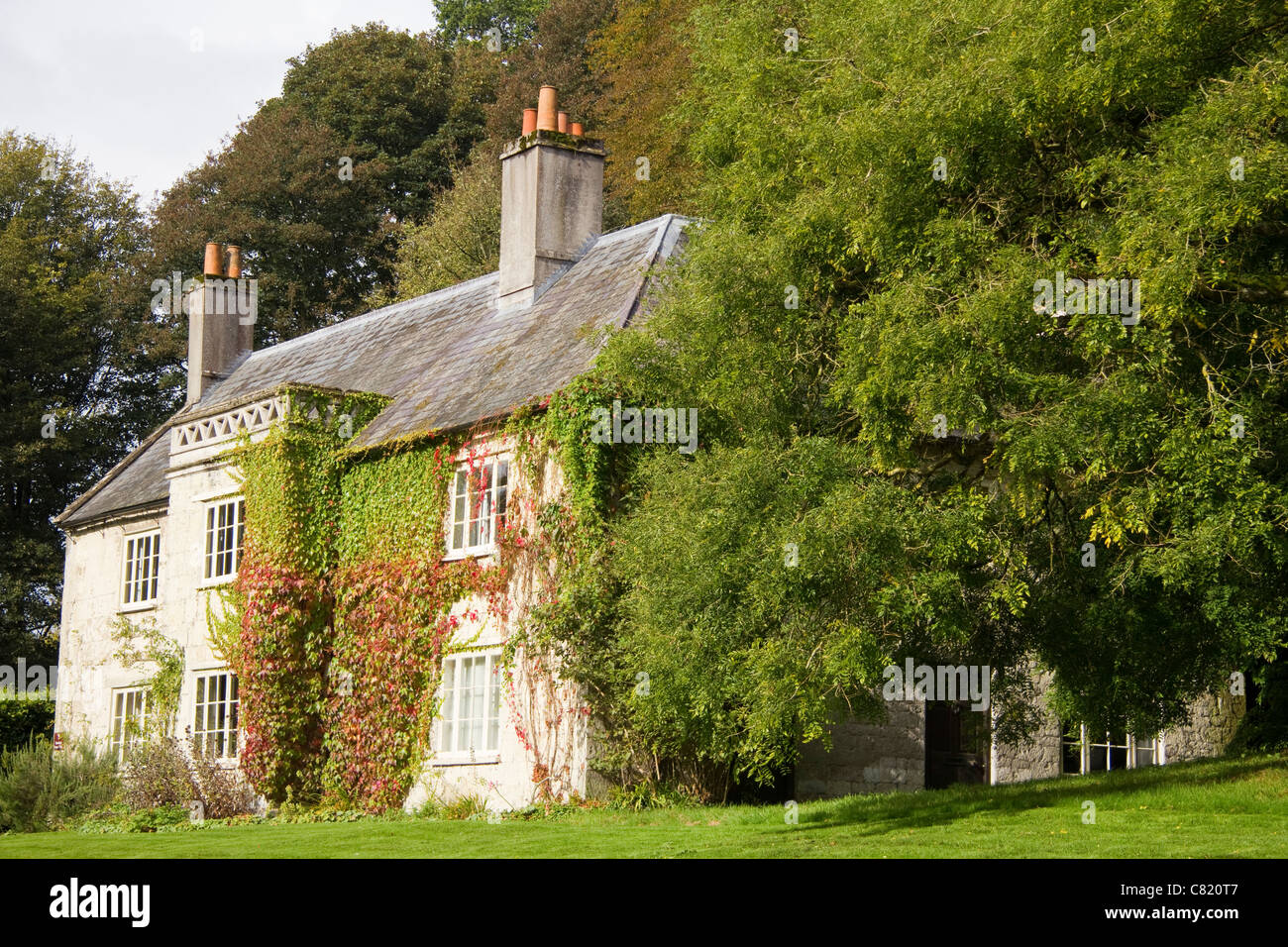 Stourhead village hi-res stock photography and images - Alamy