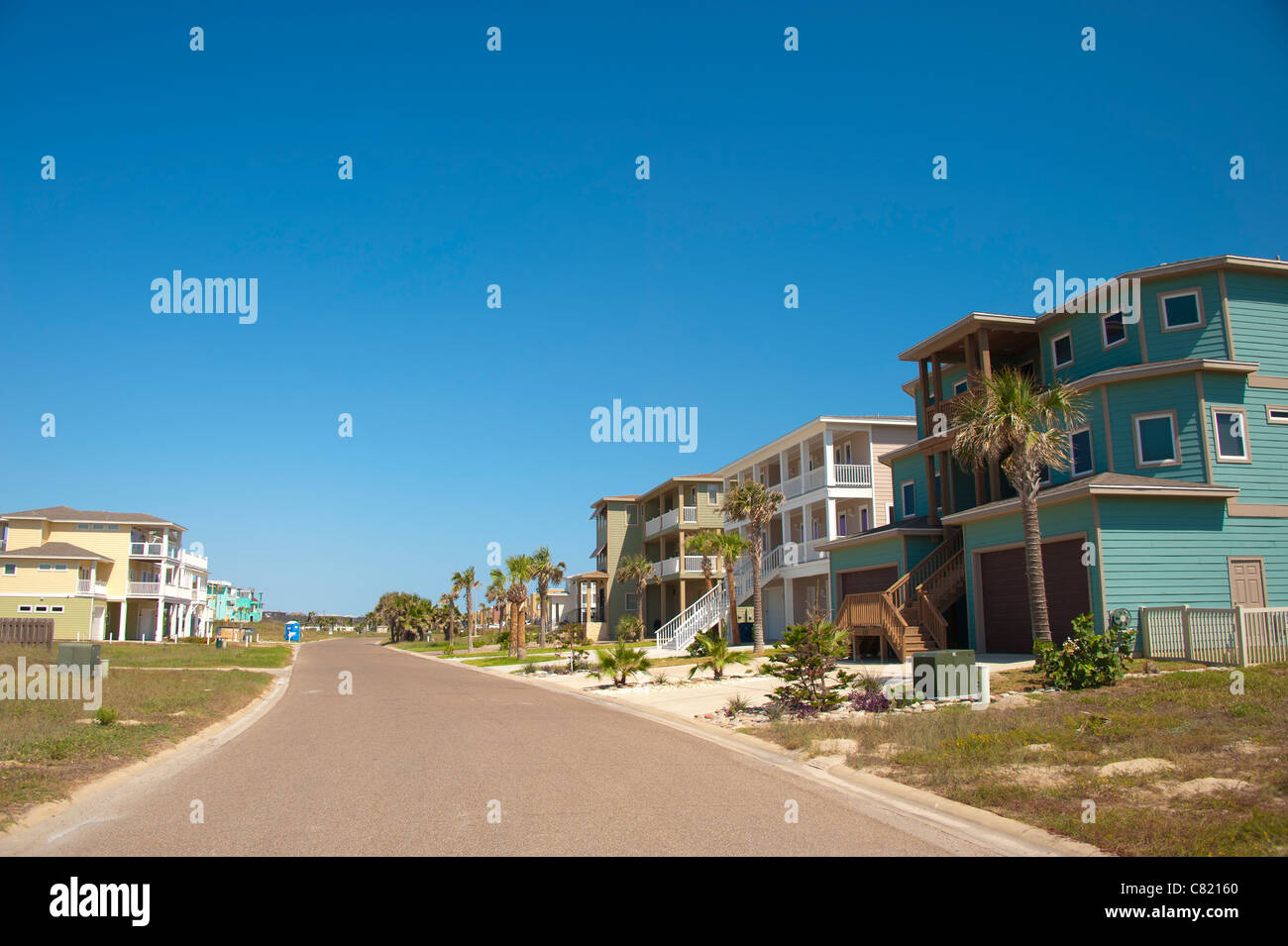 Vacation homes on the sea coast Stock Photo - Alamy